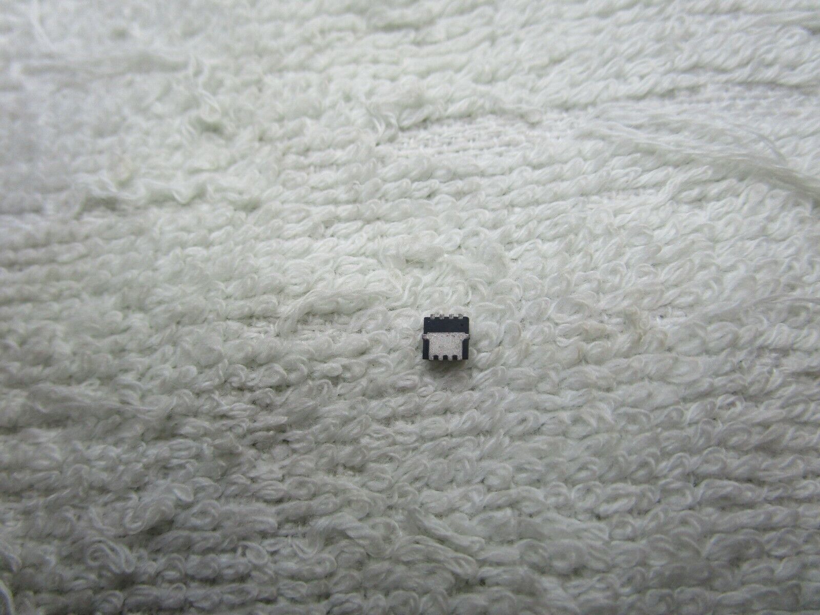 K03E1 - Leaky MOSFET